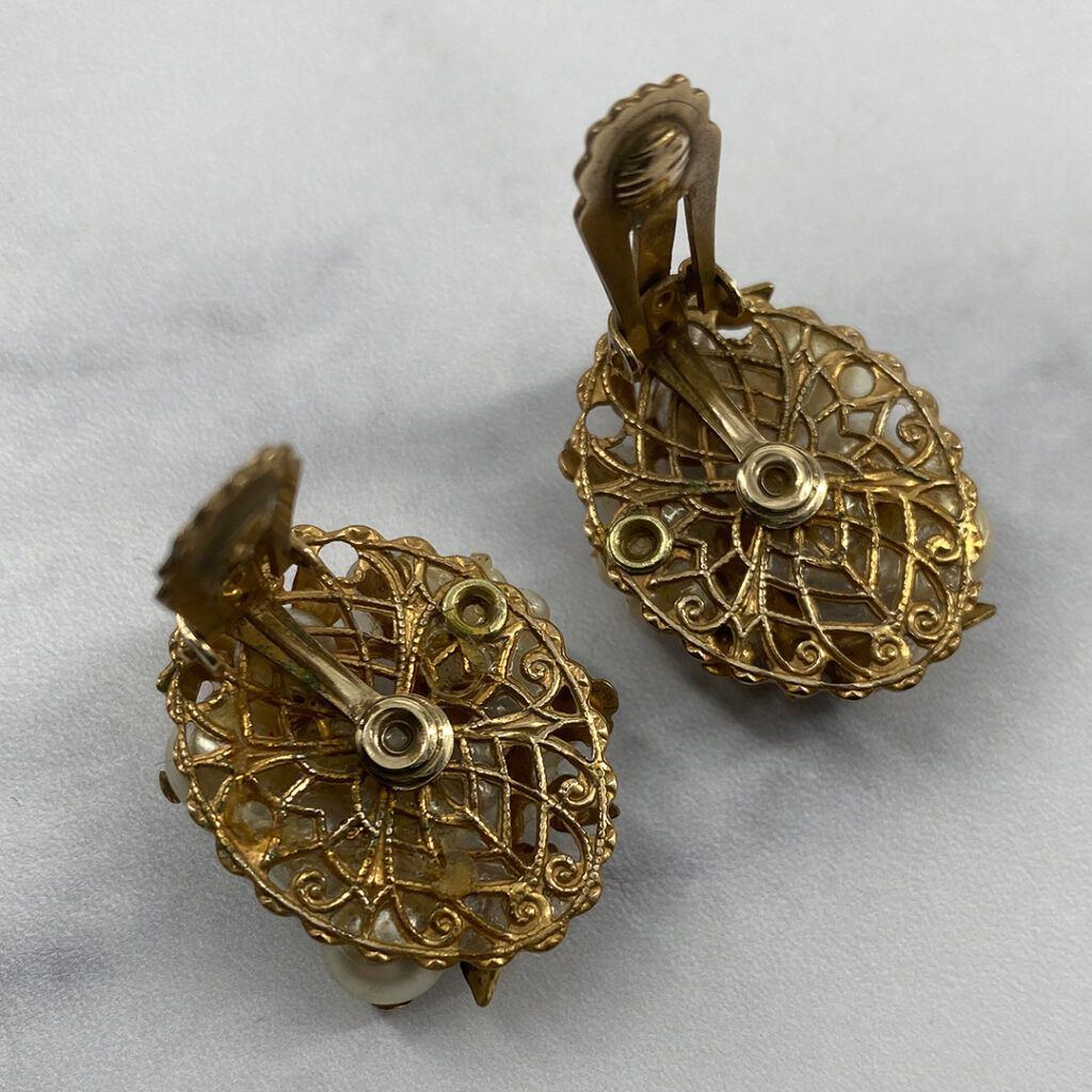 Vintage West German Style Clip Earrings - Vintage Jewerly Collect